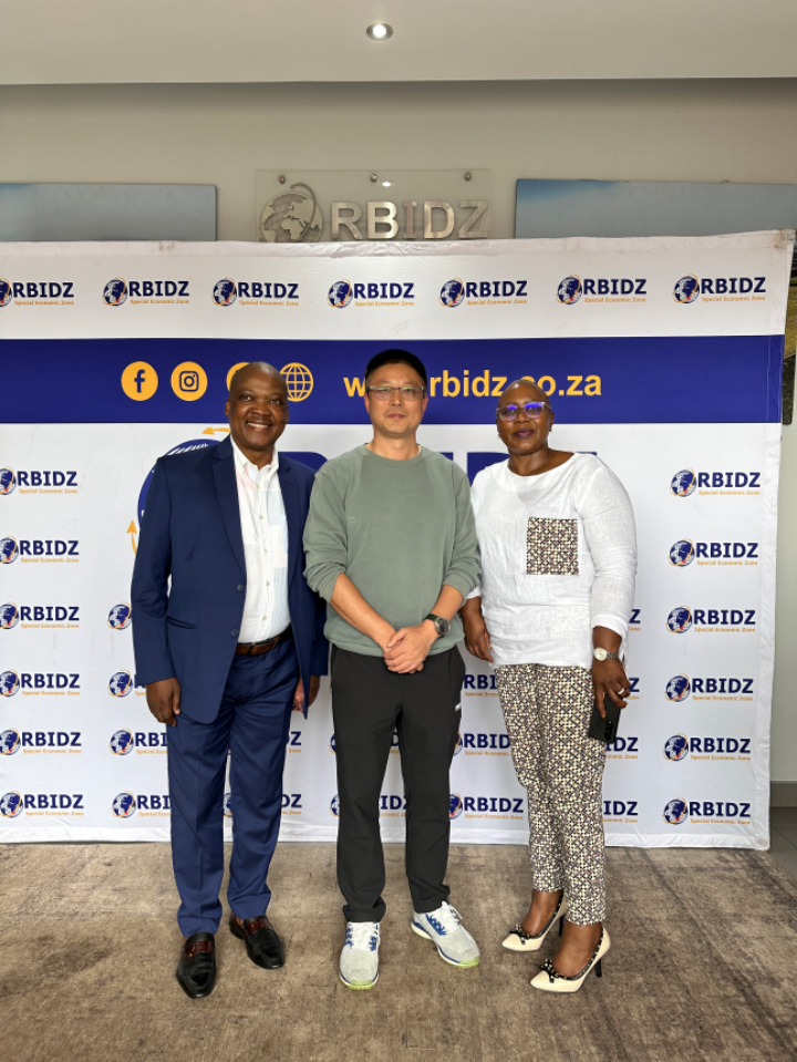 宝利财富总裁李宏伟受邀对南非进行考察和访问，并将参加2023金砖峰会 - 宝利财富